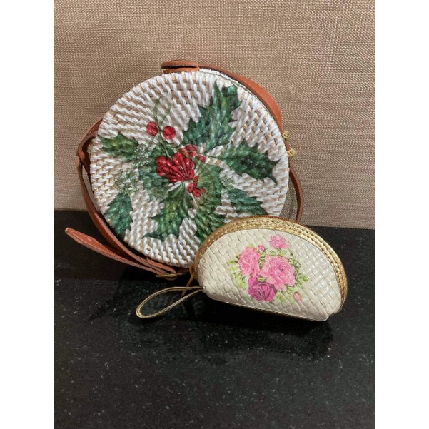 Jual DISKON!!! Tas Rotan Bali Putih 2 motif bermotif bunga 15 CM dan ...