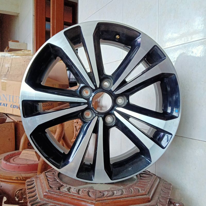 Jual Velg Mobil Daihatsu Terios R17, Lubang/PCD 5/114 (Original ...