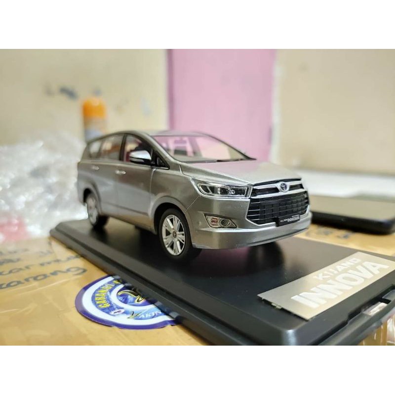 Jual Diecast Miniatur Mobil Toyota Kijang Innova Reborn Harga Murah ...