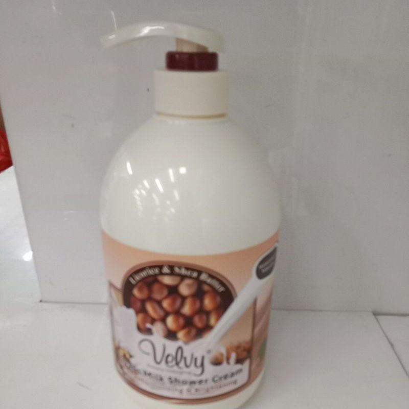 Jual VELVY SHOWER CREAM LICORICE & SHEA BUTTER 1000ml | Shopee Indonesia