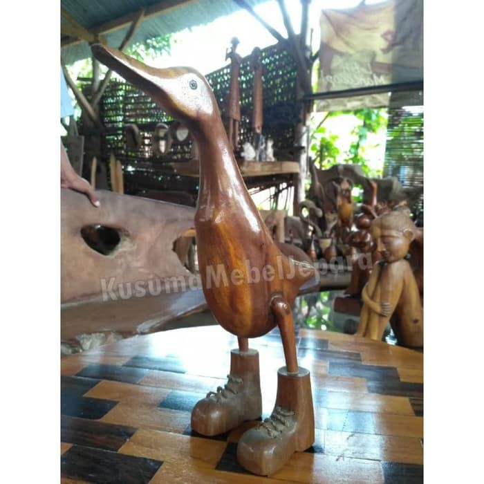 Jual Patung Bebek Sepatu Hiasan Meja Kayu Trembesi - Tinggi 30cm ...