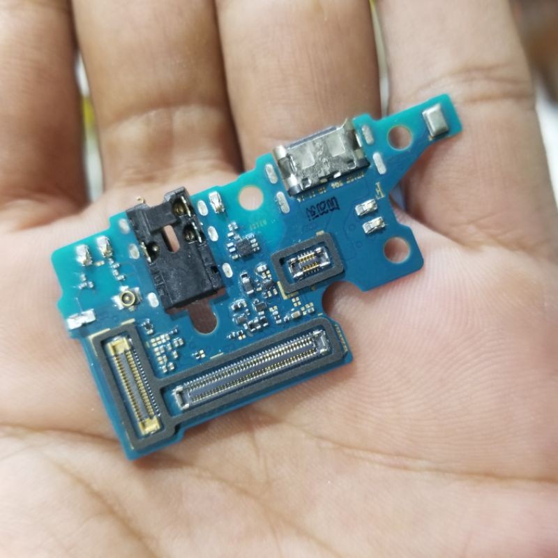 Jual SAMSUNG IC A71 NEW CAS PAPAN WITH BOARD A715F CHARGE CES CARG ...