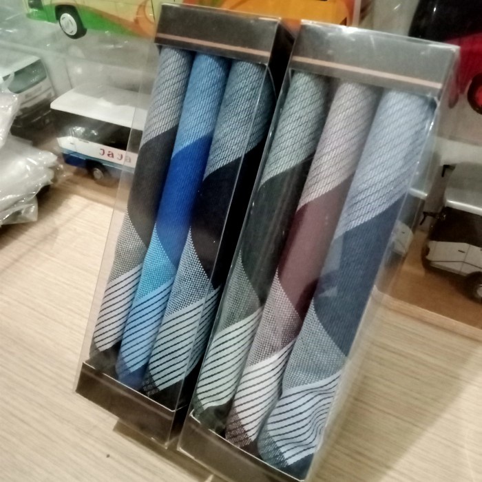 Jual (BISA COD) Sapu Tangan Pria Renoma per box/ 3warna (kombinasi hitam, putih, biru) | Shopee ...