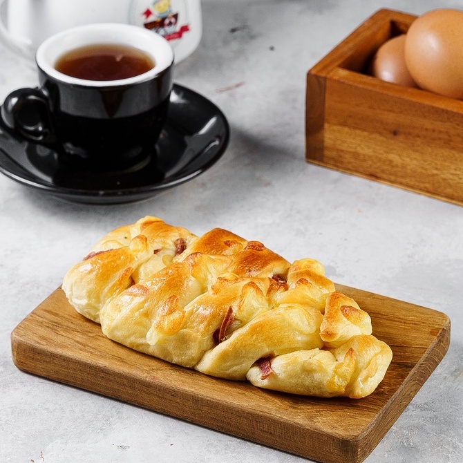 Jual [KAYLA BAKERY] Roti Beef And Cheese | Shopee Indonesia