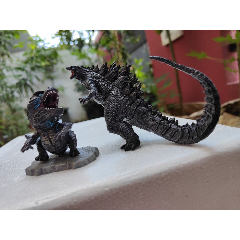 Jual godzill figure set 2, baby godzilla | Shopee Indonesia