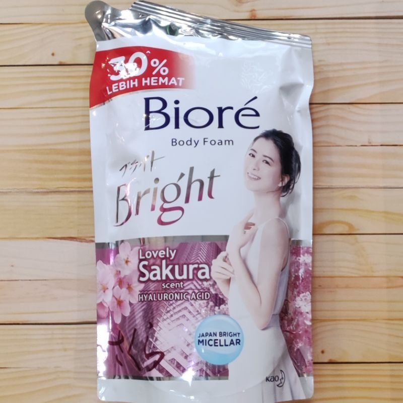 Jual BIORE Bright Lovely Sakura Sabun Mandi Body Foam Pouch 800ml Bandung | Shopee Indonesia