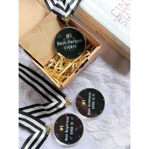 Jual PART 2 MEDALI CUSTOM WISUDA Gift Box Mendali Hampers/ kado unik ...