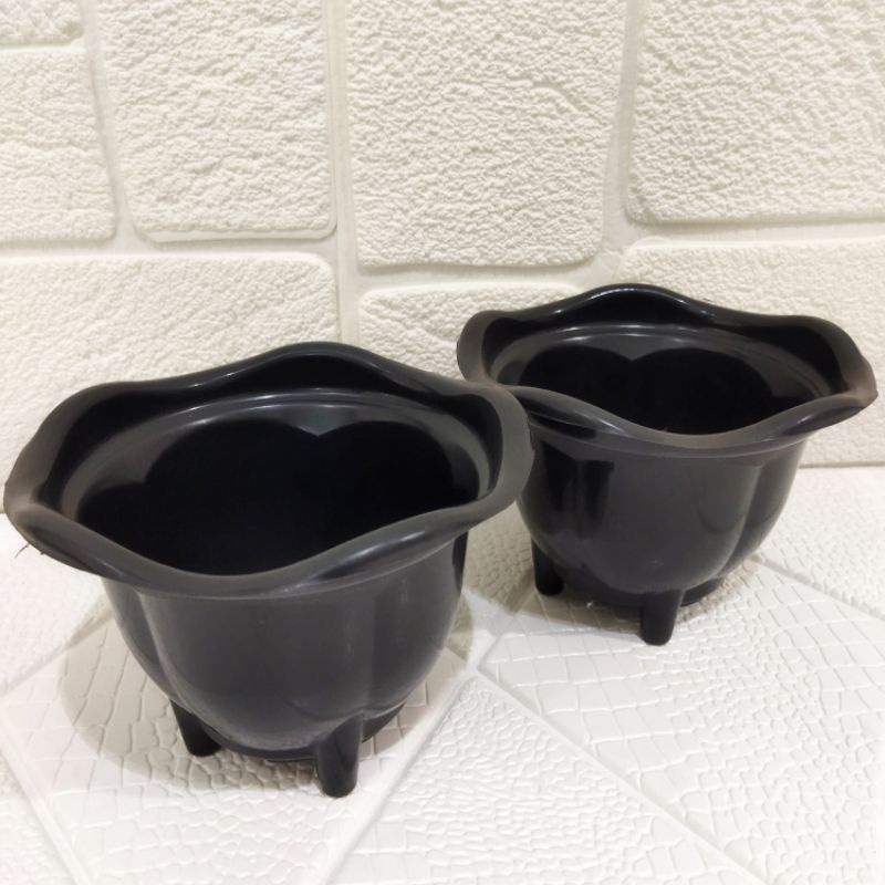 Jual Pot Bunga/Tanaman Gardenia Hitam Ukuran 20 cm | Shopee Indonesia