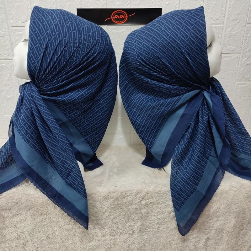 Jual HIJAB SEGI EMPAT VOAL MOTIF GARIS NAVY LIST BIRU KERUDUNG JILBAB ...