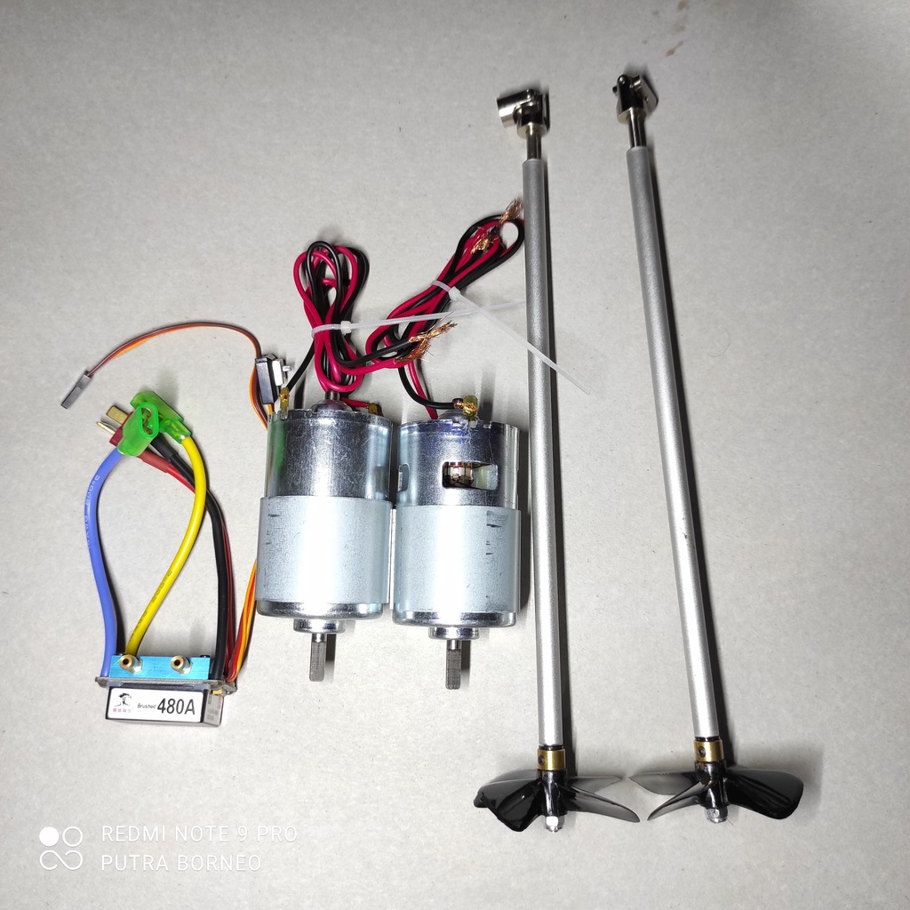 Jual Rc Boat tugboat paket Rs775 motor shaft propeller join tug boat ...