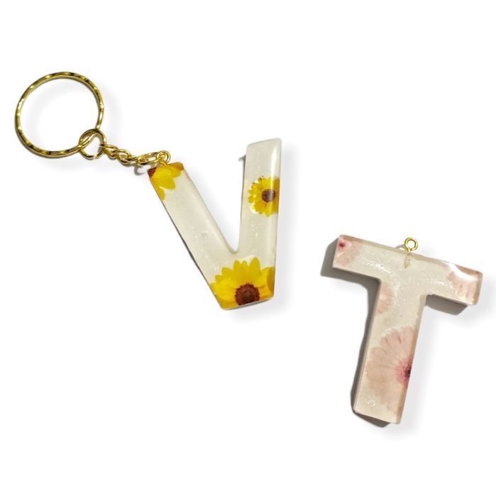 Jual Gantungan Kunci Inisial Keychain Resin Bunga Sticker Flower ...