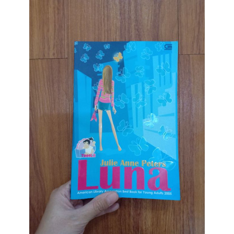 Jual Buku Cerita TeenLit LUNA Novel Terjemahan Preloved Bekas | Shopee Indonesia