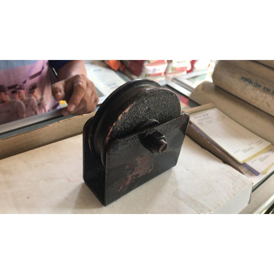 Jual roda pagar besi 10 cm rel rell behel pintu gerbang rail | Shopee ...