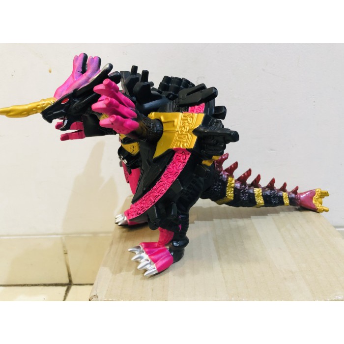 Jual action figure godzilla armor gold pink 18cm satuan | Shopee Indonesia