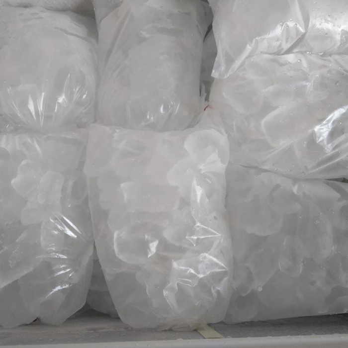 Jual Es Batu Kristal 20kg dengan pembuatan terbaik dan tidak mudah cair ...