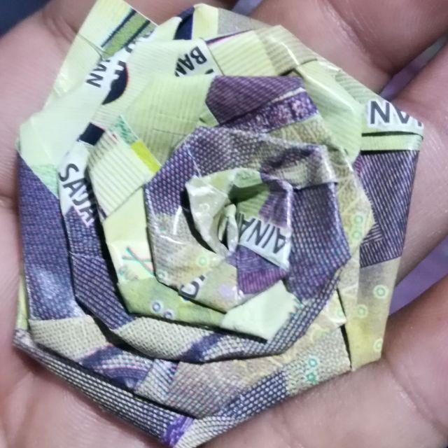 Jual Replika bunga mawar uang mainan accesories mahar hiasan mahar ...