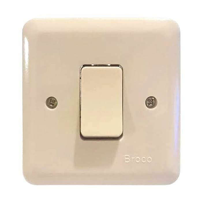 Jual SAKLAR BROCO SINGLE SWITCH IB NEW GEE 6621U SNI | Shopee Indonesia