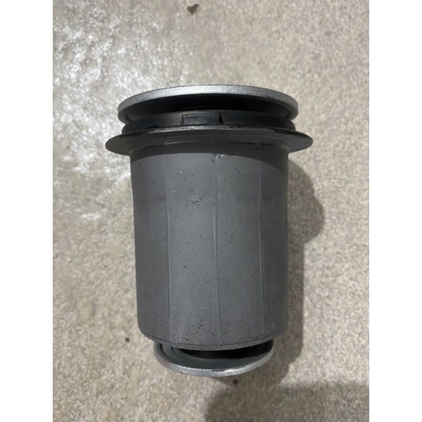 Jual 48654-0K090 bushing arm bawah lower arm fortuner hilux | Shopee ...