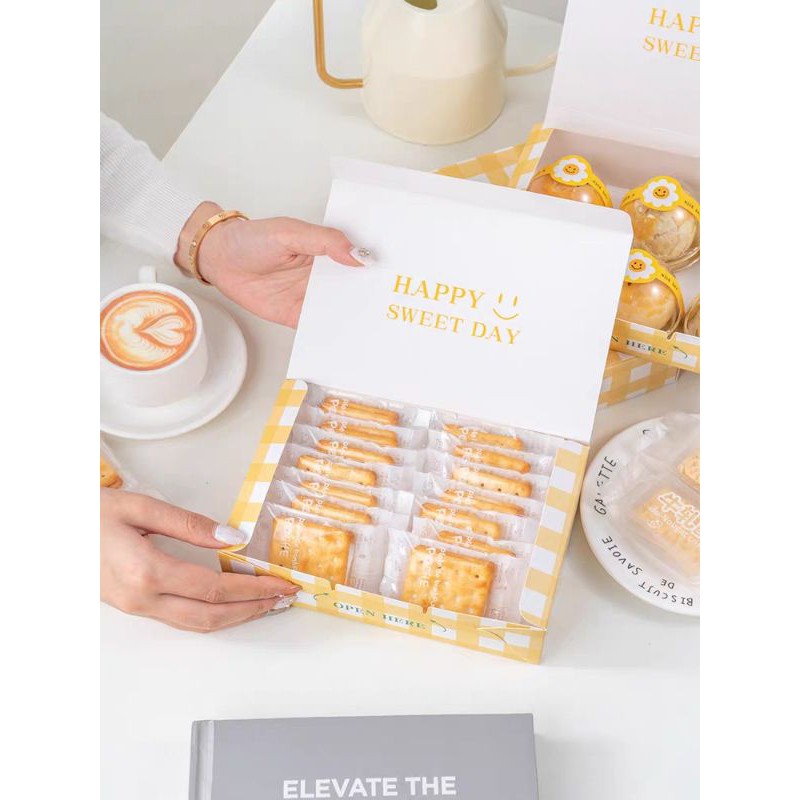 Jual box cookies sweet day yellow kotak kue lucu unik vintage | Shopee ...