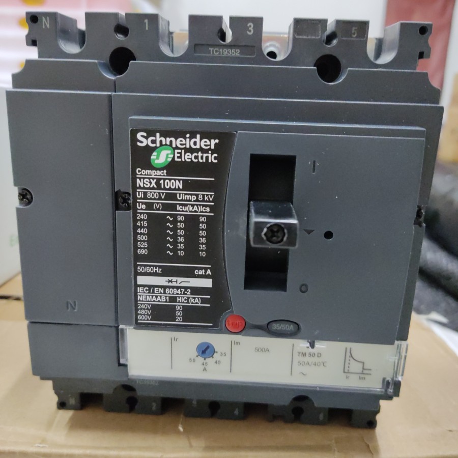 Jual MCCB Breaker Schneider Elektrik NSX100F 4P 50A 4pole 50 A LV429853 ...