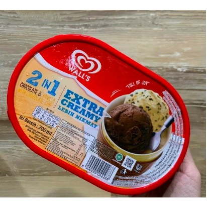 Jual Ice Cream Walls 2in1 Chocolate and Vanilla with choco chips 700 ml ...