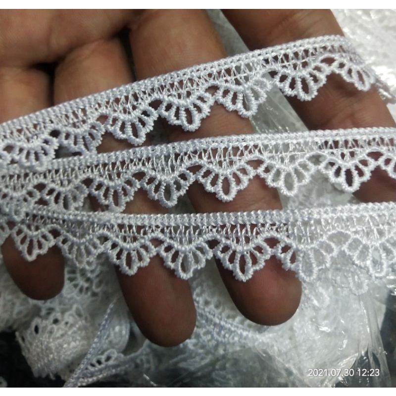 Jual Renda bordir giper import renda giper kecil putih renda pinggir renda rajut renda mukena ...