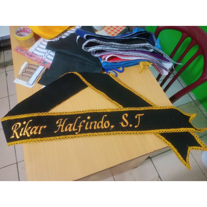 Jual ( 1 HARI JADI ) SALEMPANG WISUDA 2 LAPIS bis RENDO | Shopee Indonesia