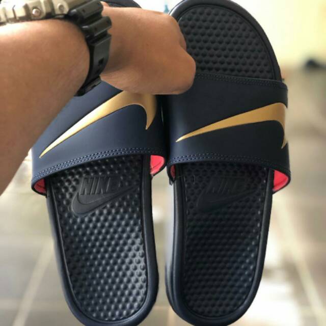 Jual Sendal Sandal Nike 39-45 ORIGINAL Benassi Swoosh Teplek gunung ...