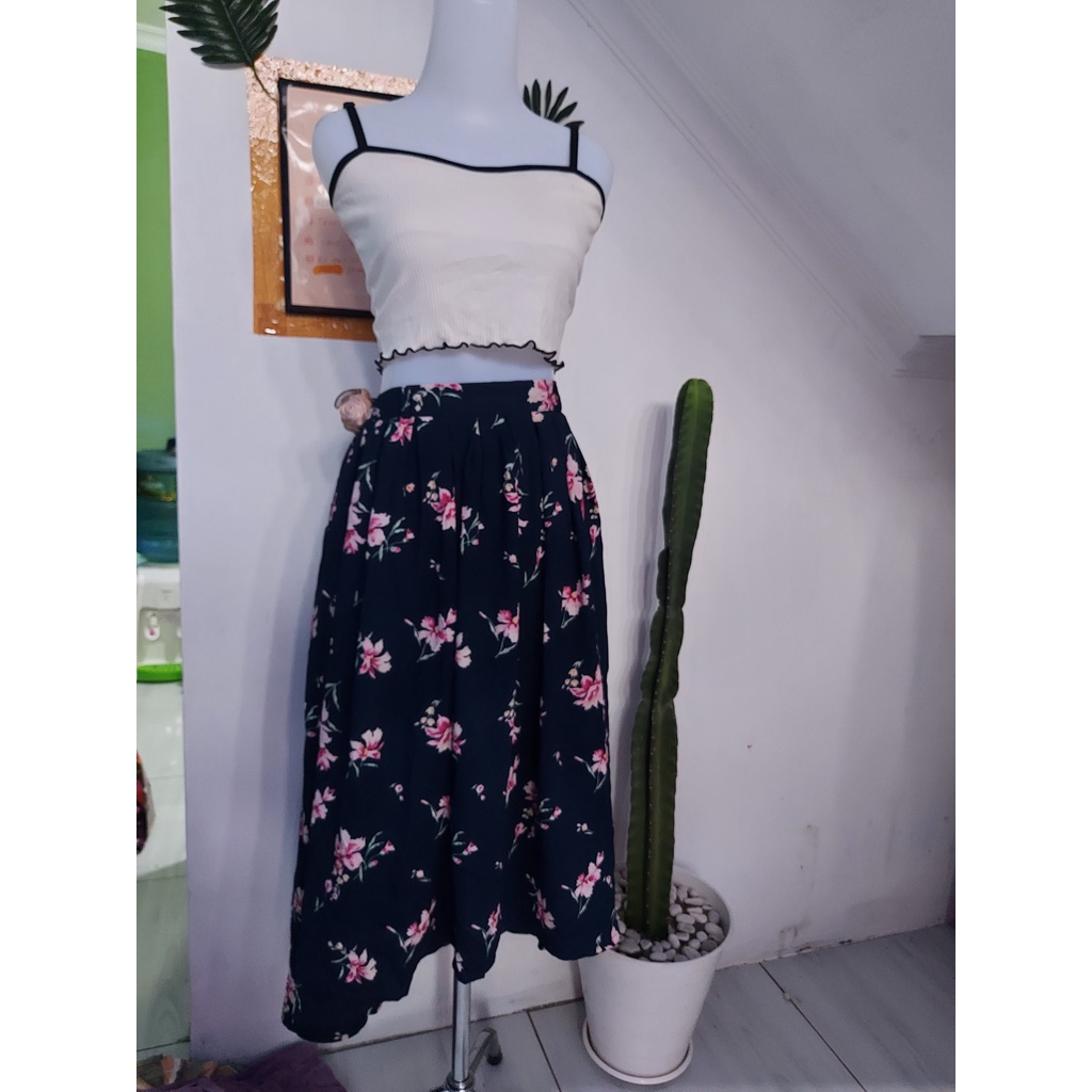 Jual Rok Vintage Kembang Bunga Pita cantik - perhatikan panjang rok ...