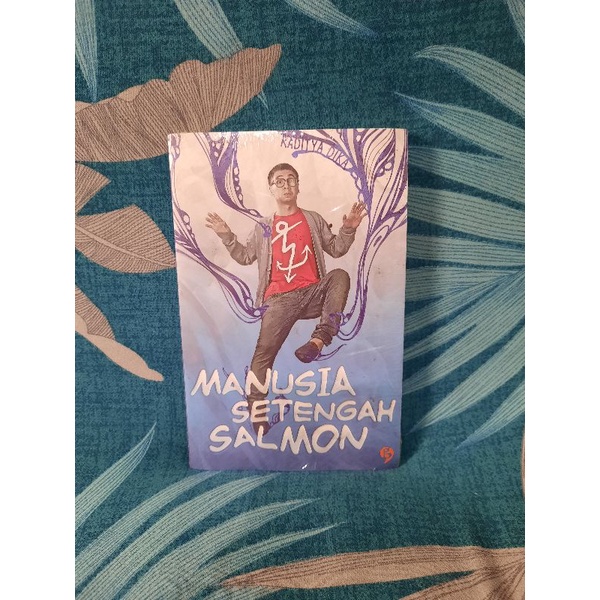 Jual SEGEL Manusia Setengah Salmon Buku Novel Raditya Dika ORIGINAL | Shopee Indonesia