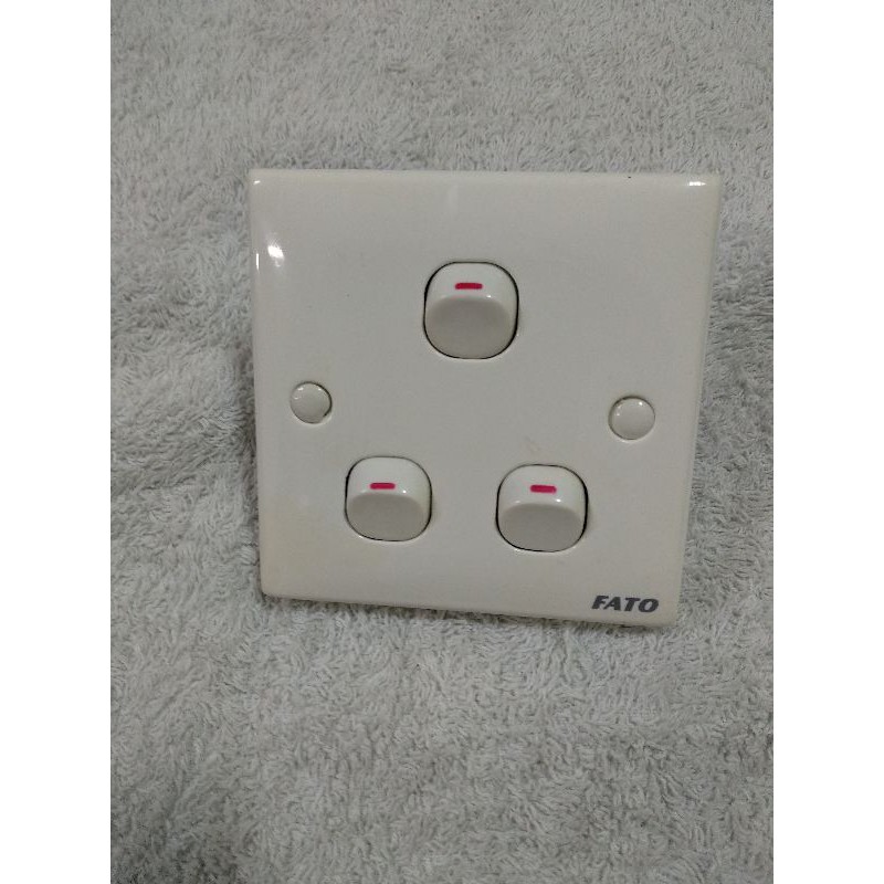 Jual SAKLAR INBOW FATO 3 GANG/TRIPLE SWITCH | Shopee Indonesia