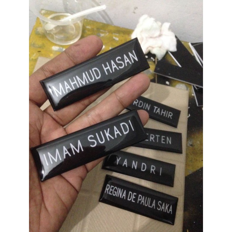 Jual name tag nama dada full black kilap | Shopee Indonesia