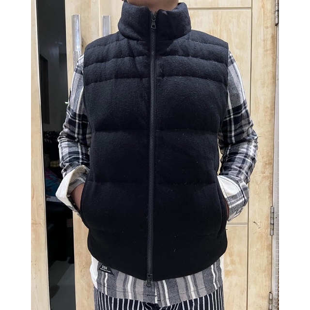 Jual Vest Hitam Uniqlo (cocok untuk WINTER) | Shopee Indonesia