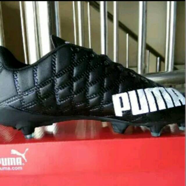 Jual Soccer puma hitam lis putih | Shopee Indonesia