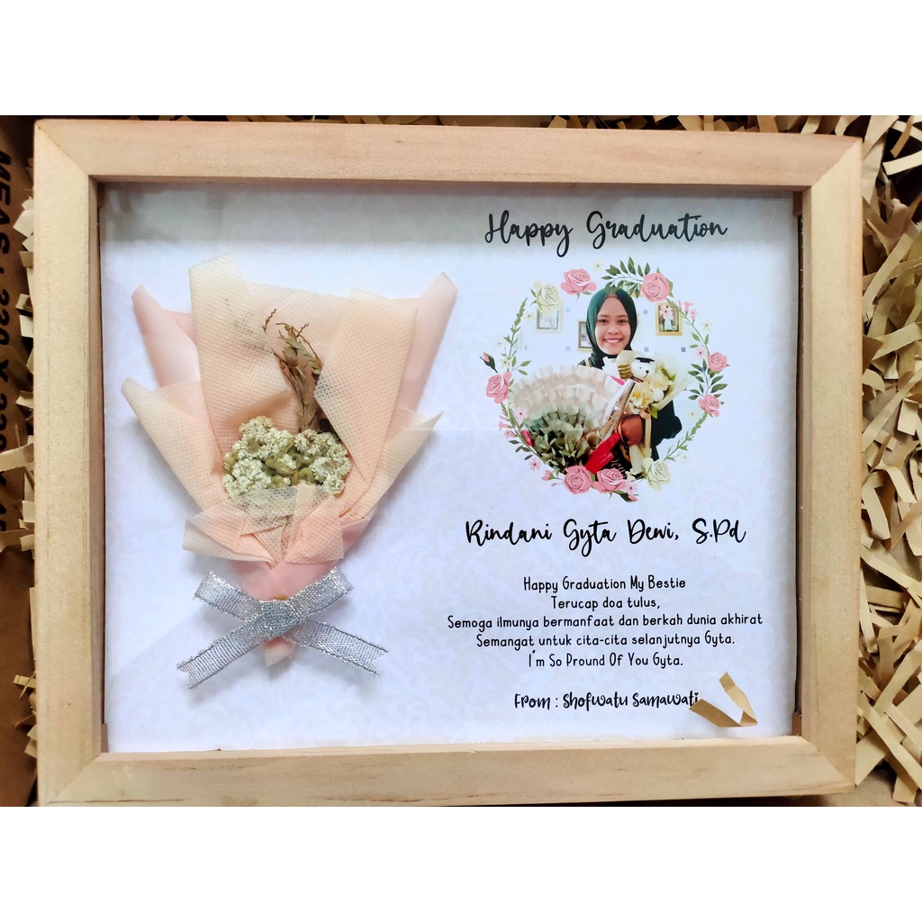 Jual Frame 3D Kado Wisuda GIFT Wisuda nikah ultah bucket uk 20x25 cm ...