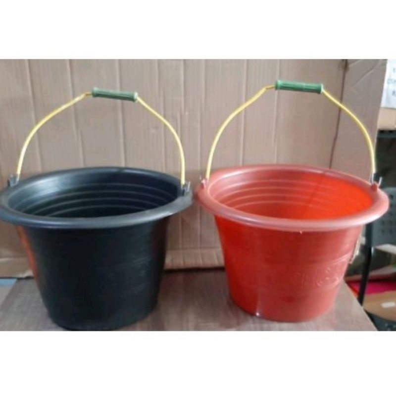 Jual Ember Cor Plastik 18 / Timbo Cor Anti Pecah Hitam dan Merah Bata ...