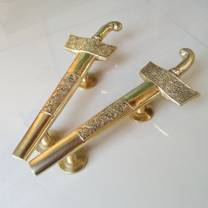 Jual Handle Pintu Rumah Asli Kuningan Model Sarung Keris 38 Cm Gold ...
