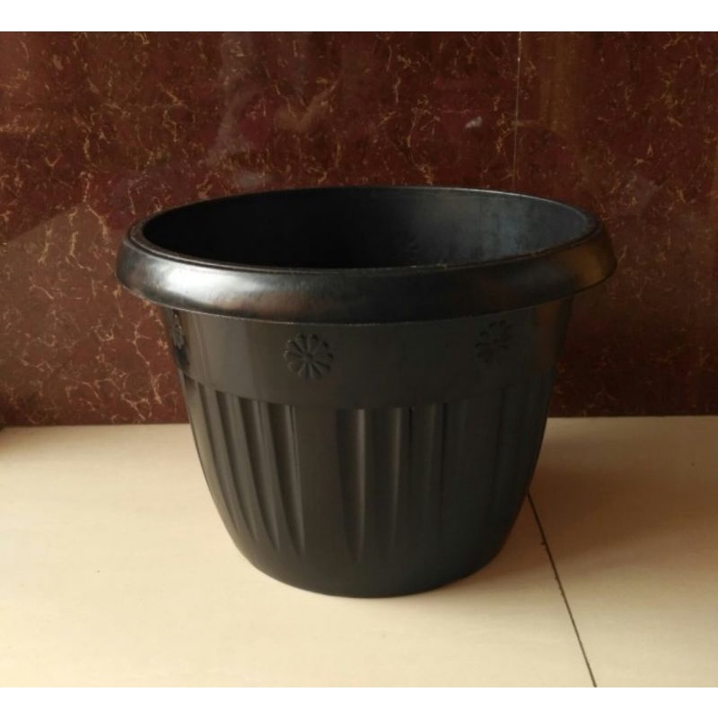 Jual pot bunga tanaman lotus no 30 35/ plastik hitam no 30 35 kuat dan ...