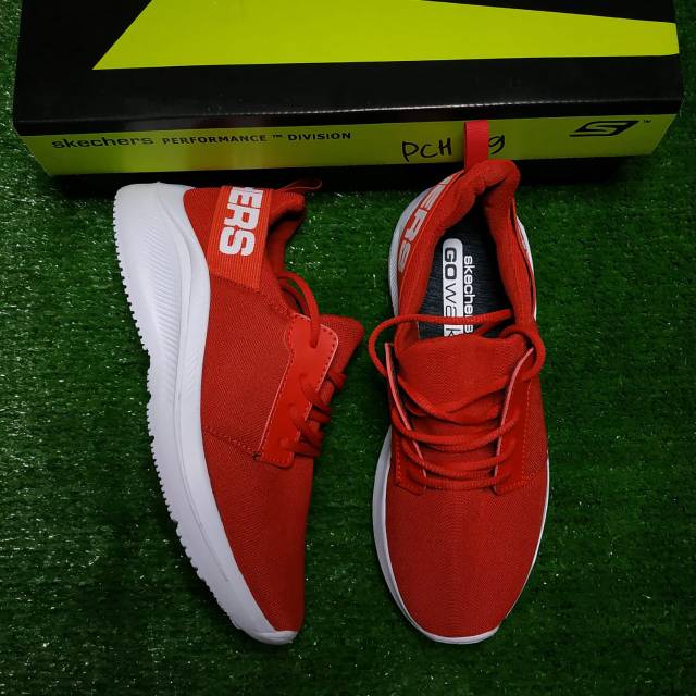Jual Sepatu skechers go run wanita merah putih made in viernam | Shopee ...