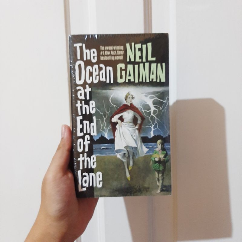 Jual The Ocean at the End of the Lane - Neil Gaiman (Buku Import ...
