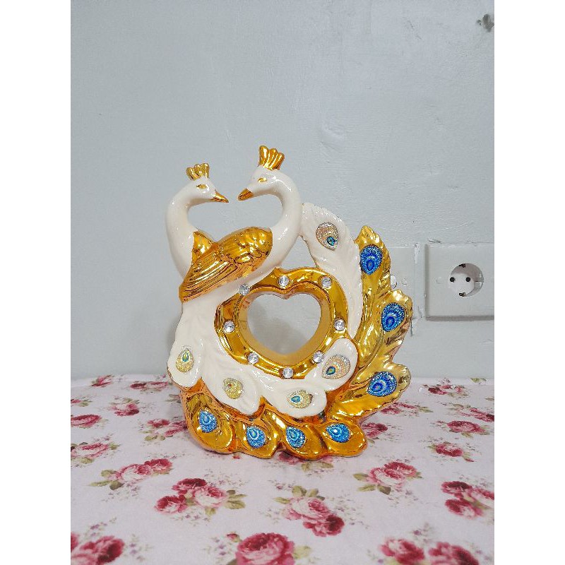 Jual pajangan keramik antik merak love krem | Shopee Indonesia