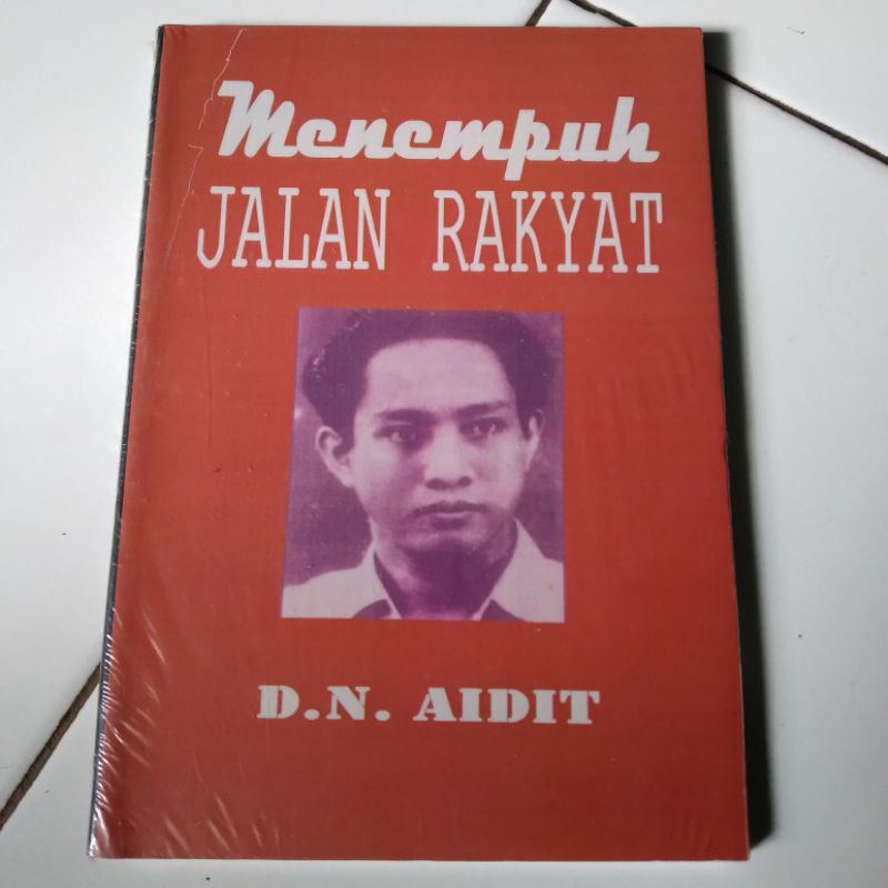 Jual Menempuh Jalan Rakyat by Dipa Nusantara Aidit | Shopee Indonesia