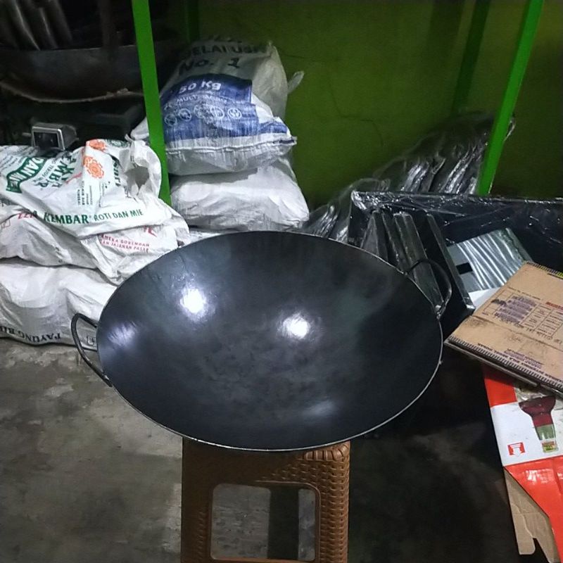 Jual KUALI / WAJAN ukuran ∅ 55cm BAJA HITAM tebal 2mm | Shopee Indonesia