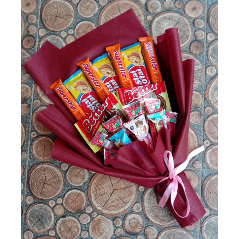 Jual buket snack/buket jajan/hadiah wisuda/ulang tahun | Shopee Indonesia