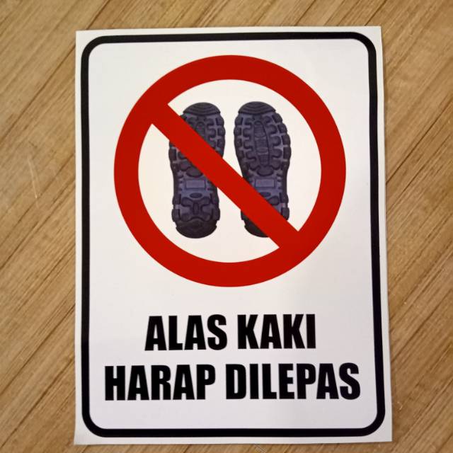 Jual Stiker K3 rambu safety. Alas kaki harap di lepas. UK 15x20cm ...