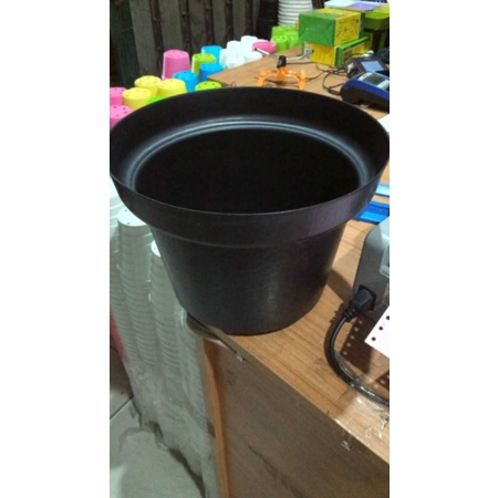 Jual Pot bunga warna hitam polos ukuran 30 | Shopee Indonesia