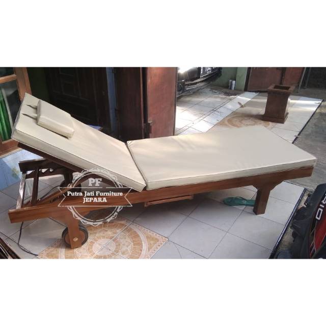 Jual Kursi Pantai Plus Busa Oscar - Kursi Panjang Kayu Jati Untuk Kolam ...