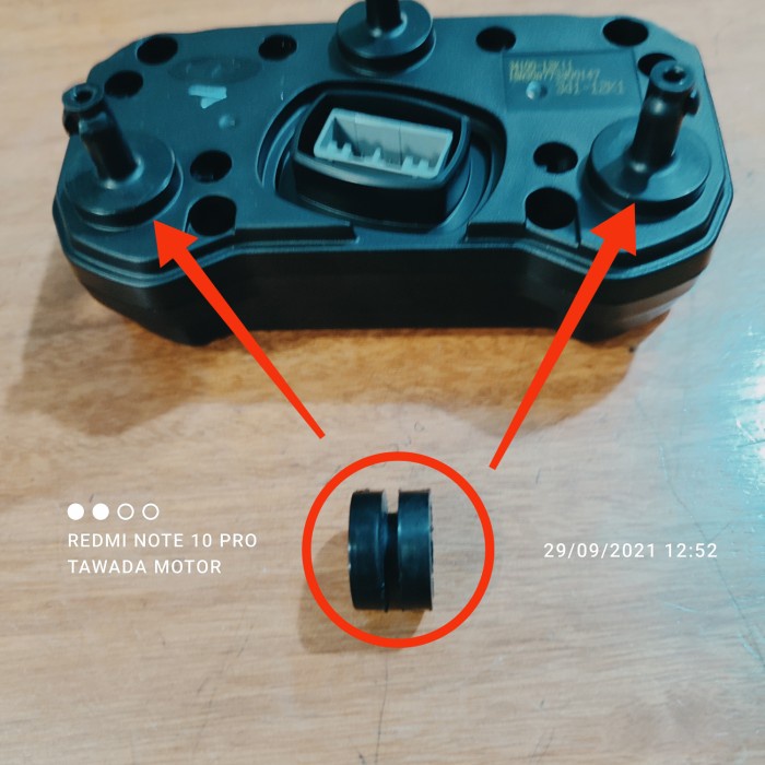 Jual 1pcs KARET DUDUKAN SPEEDOMETER DIGITAL SUZUKI GSX 150 BANDIT ...