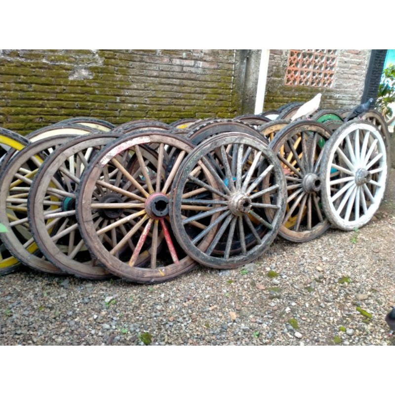 Jual Roda Dokar Kuno jati asli, roda buatan jati ori murah meriah ...