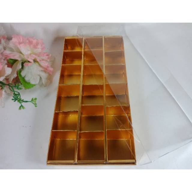 Jual Box Coklat Praline/Kotak Coklat sekat delapan belas | Shopee Indonesia